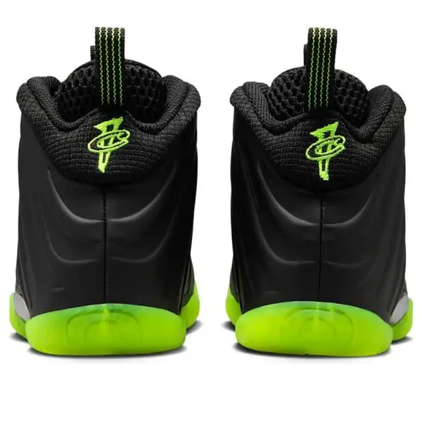 Nike Foamposite One Sneakers