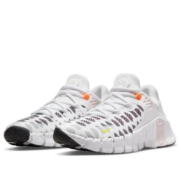 Nike Metcon 4 "printed White Black" Athletic Sneakers - White/pink/blue