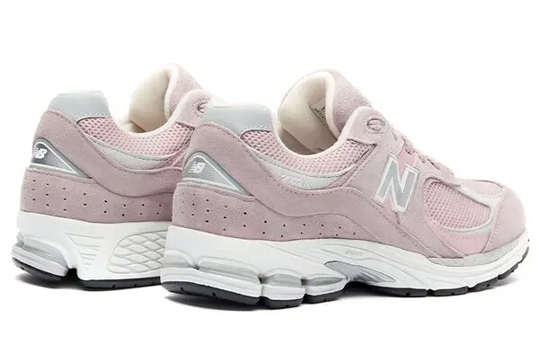 NEW BALANCE 2002r Sneakers - Pink