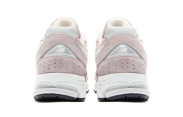 NEW BALANCE 2002r Sneakers - Pink