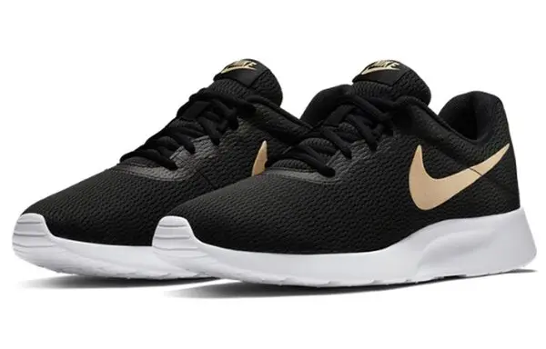 Nike Tanjun Low Top Sneakers - Black