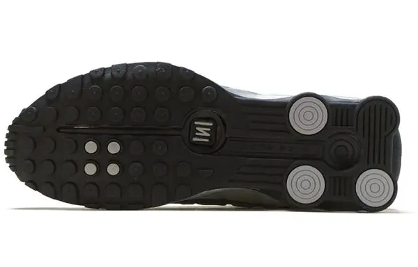 Nike Shox R4 Athletic Sneakers - Black/silver
