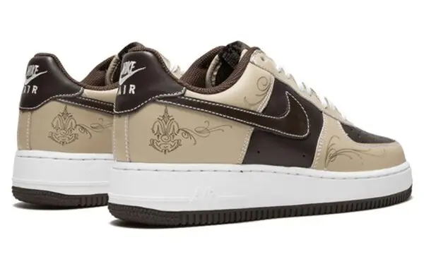 Nike Force 1 Low Top Sneakers