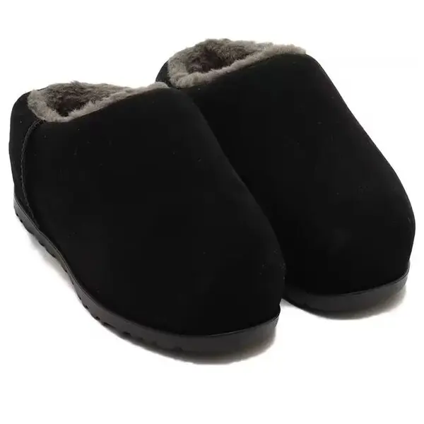 UGG Pumped Slides