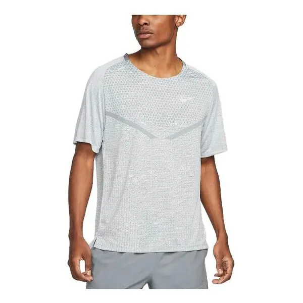 Nike Tech Knit Ultra Short-sleeve T-shirt - Silver