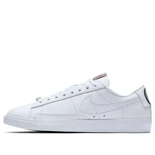 Nike Blazer Low Se Lx "broken Hearted" Sneakers - White/black