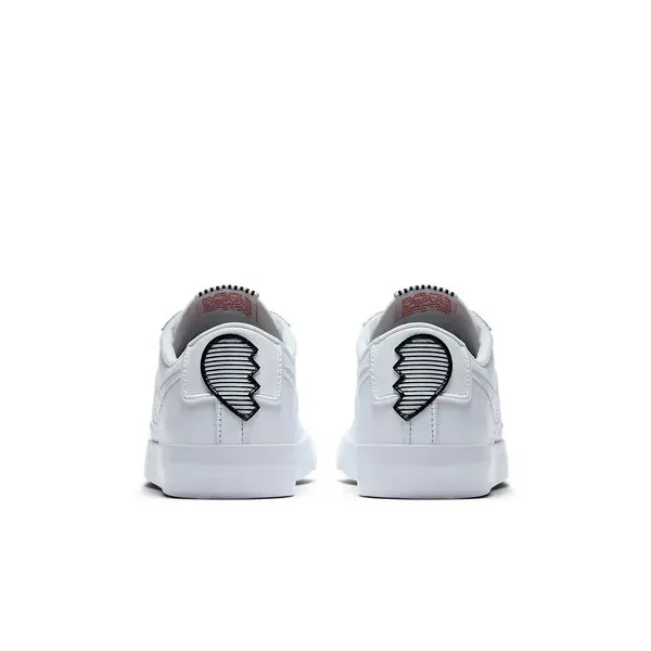 Nike Blazer Low Se Lx "broken Hearted" Sneakers - White/black