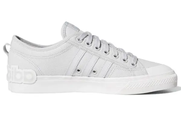 Adidas Nizza Low Top Sneakers With Oversized Heel Logo - Grey