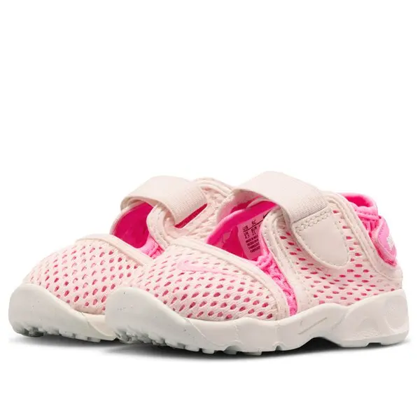 Nike Rift Sneakers