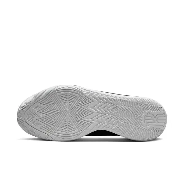 Nike Kyrie Flytrap 6 Basketball Sneakers