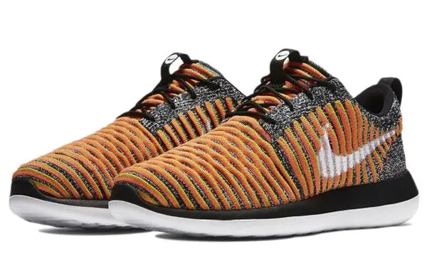Nike Roshe Two Flyknit Sneakers - Black/orange