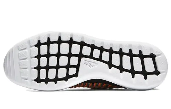 Nike Roshe Two Flyknit Sneakers - Black/orange