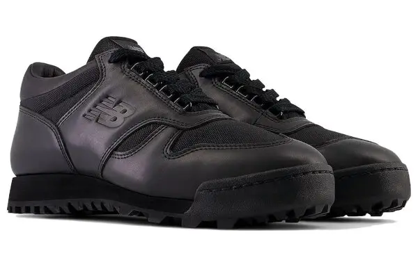 NEW BALANCE Rainier Low "triple " Lace-up Sneakers