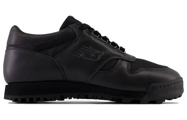 NEW BALANCE Rainier Low "triple " Lace-up Sneakers - Black