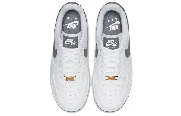 Nike Force 1 '07 Sneakers