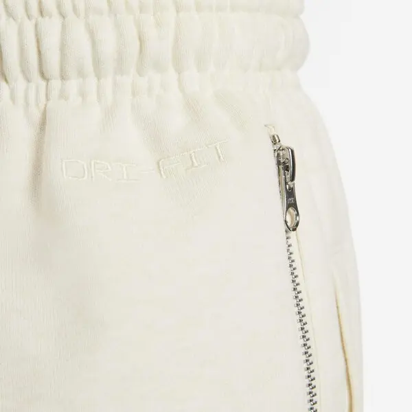 Nike Standard Issue Shorts