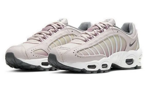 Nike Max Tailwind 4 Athletic Sneakers - Pink/white