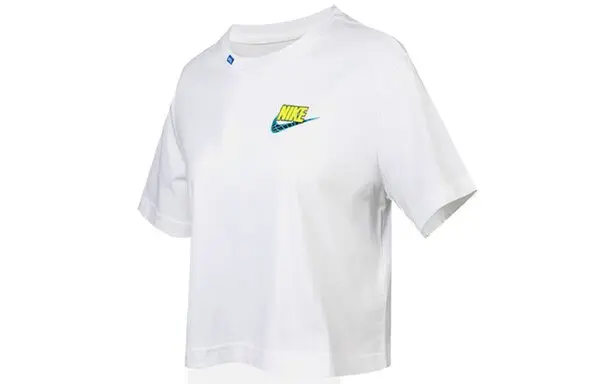 Nike Graphic Cropped T-shirt