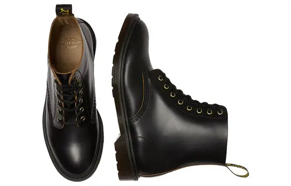 Dr. Martens 1460 Vintage Smooth Leather Lace Up Boots - Black