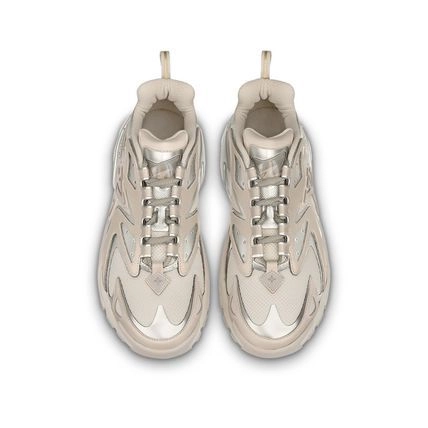 LOUIS VUITTON Runner Tatic Sneakers - Beige/silver