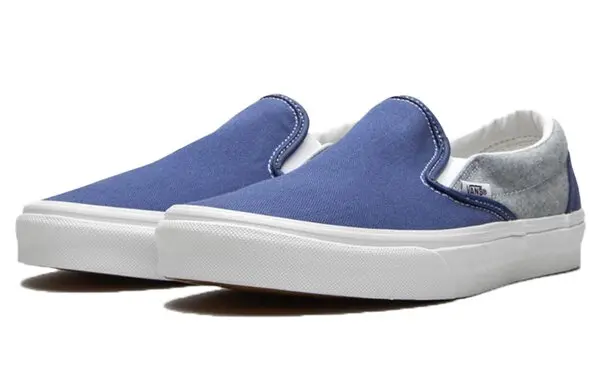 VANS Slip-on Chambray Sneakers