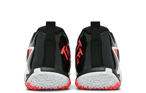 LI-NING Ground Flying 2 Lite Sneakers