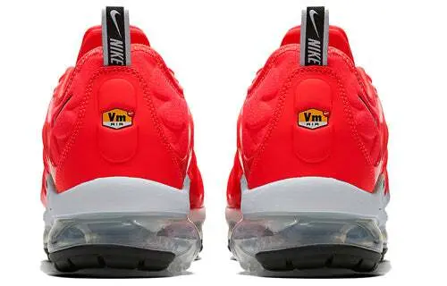 Nike Vapormax Plus Sneakers - Red
