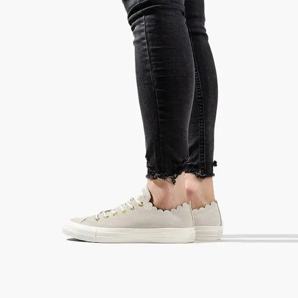 CONVERSE Chuck Taylor All Star Scalloped Low Top Sneakers