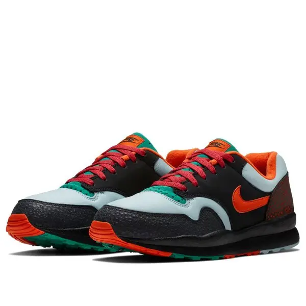 Nike Safari Se 'supreme Tech' Sneakers