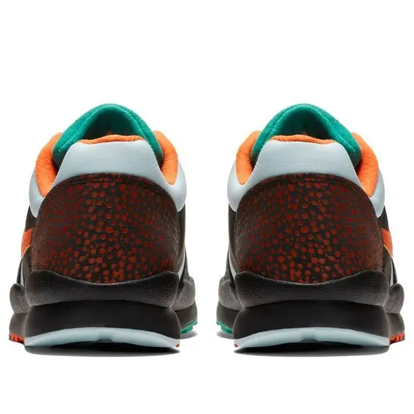 Nike Safari Se 'supreme Tech' Sneakers