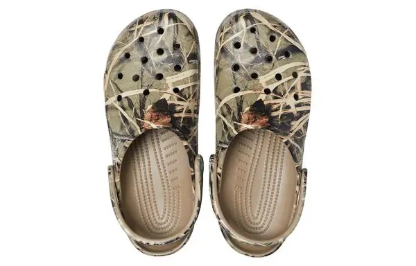 CROCS Classic Realtree V2 Clogs - Brown/beige/green