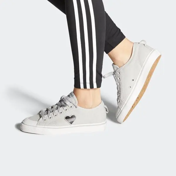 Adidas Nizza Trefoil Heart Detail Sneakers