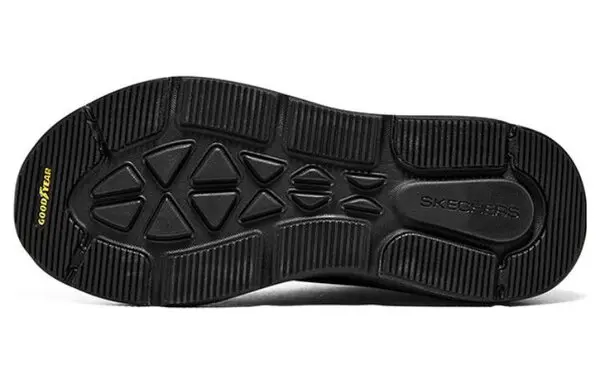 Sketchers Max Cushioning Delta Low Top Sneakers