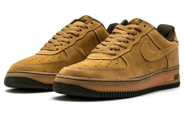 Nike Force 1 Low Top Sneakers