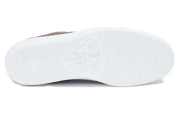 Gucci Ace Tiger Patch Sneakers