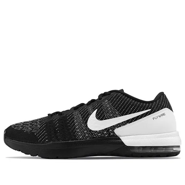 Nike Max Typha Sneakers - Black/white