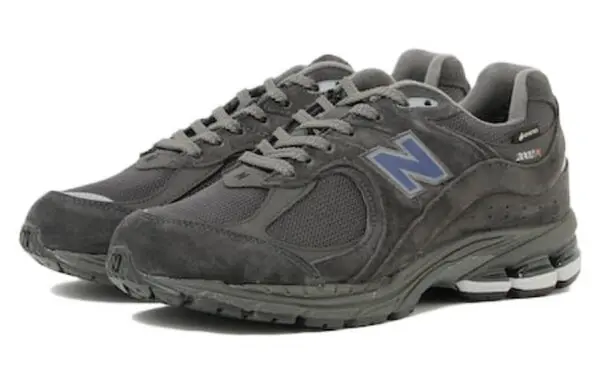 NEW BALANCE 2002r X Beams X Gore-tex Sneakers - Gray