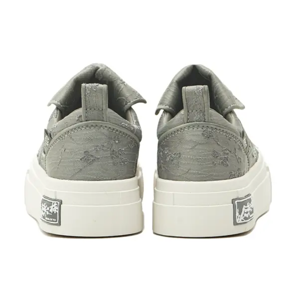 KAALIXTO Skateboarding Canvas Low Top Sneakers