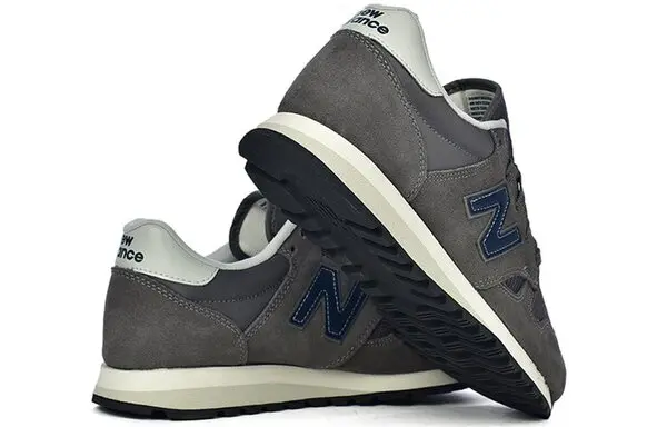 NEW BALANCE 520 Sneakers - Grey
