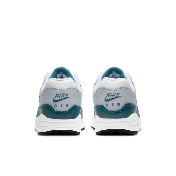Nike Max 1 Lv8 Sneakers