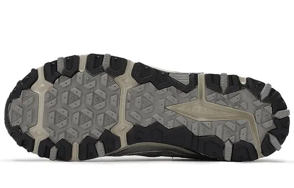 NEW BALANCE Low Top Sneakers
