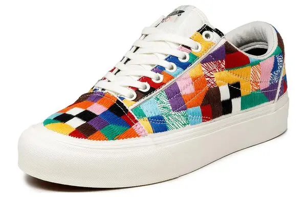 VANS Old Skool Vlt Lx "love Wins" Sneakers - Multi Color