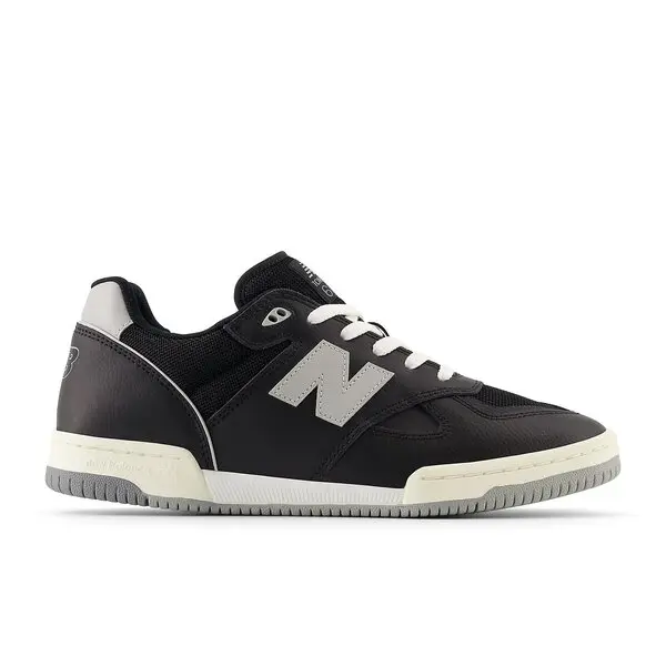 NEW BALANCE 600 X Tom Knox Sneakers - Black