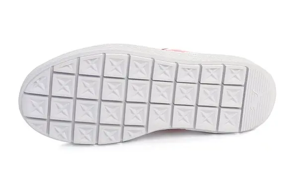PUMA Platform Trace Leather Cleated Low Top Sneakers