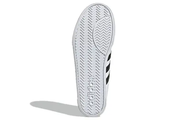 Adidas Okosu Sneakers - White/black