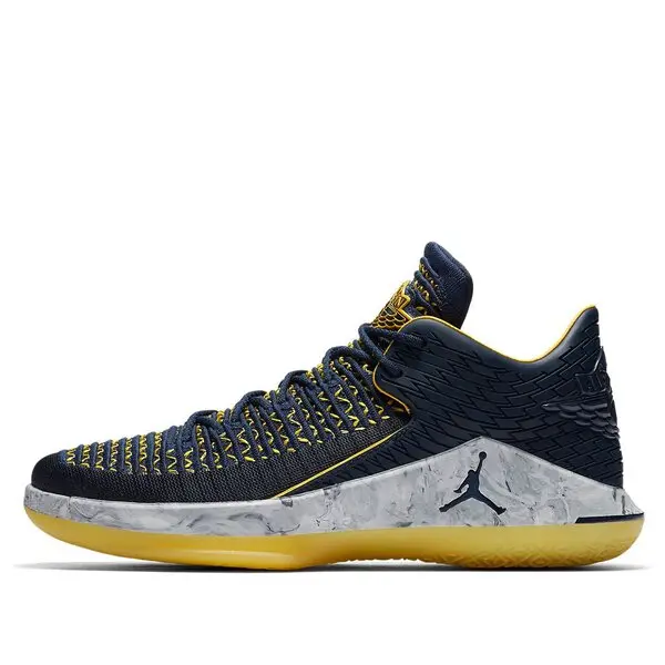 JORDAN Air 32 Low 'michigan Wolverines' Sneakers - Blue