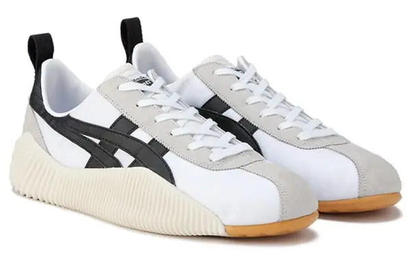 Onitsuka Tiger Acromount Mt Sneakers - White/black