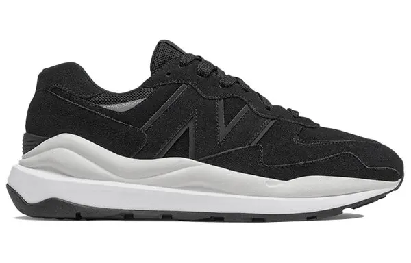 NEW BALANCE 57/40 Sneakers - Black/white