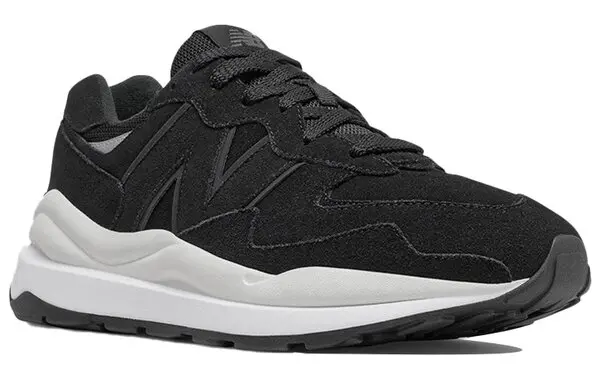 NEW BALANCE 57/40 Sneakers - Black/white