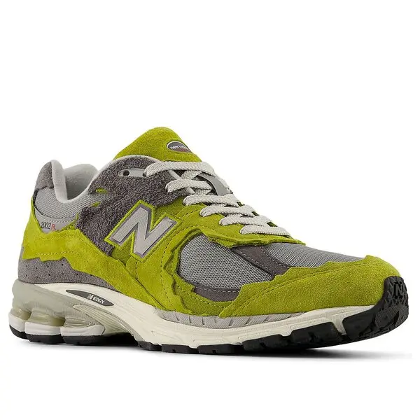 NEW BALANCE 2002r Protection Pack Sneakers - Sea Moss/raincloud
